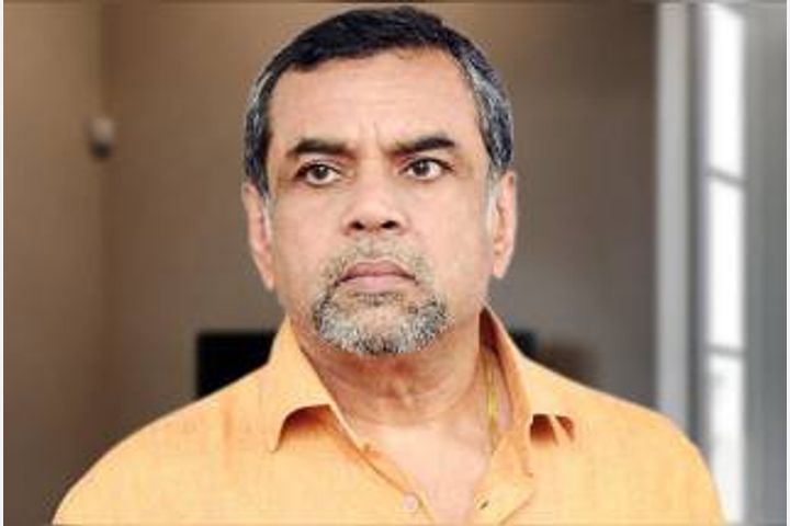 In another biopic, Paresh Rawal is playing PM Modi's role - Shortpedia ...
