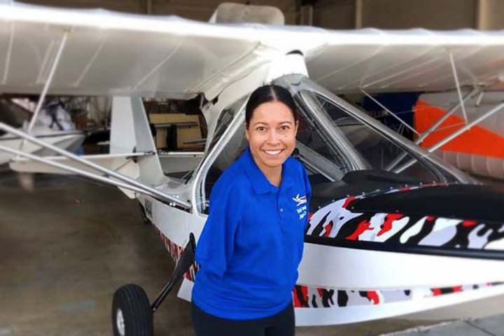 Born without hands, Arizona woman becomes first licensed pilot to fly a ...