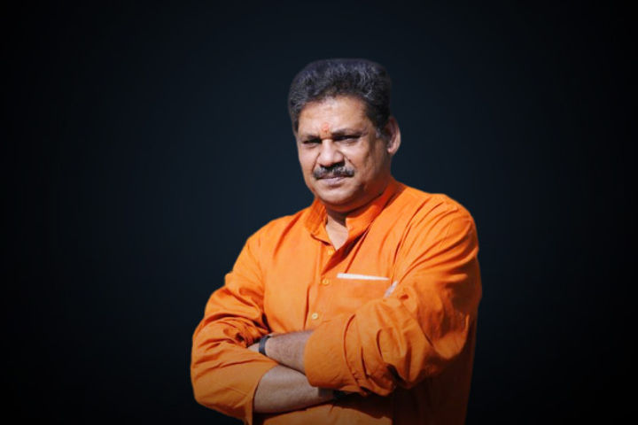 Kirti Azad makes acting debut with ‘Kirket’ - Shortpedia News App
