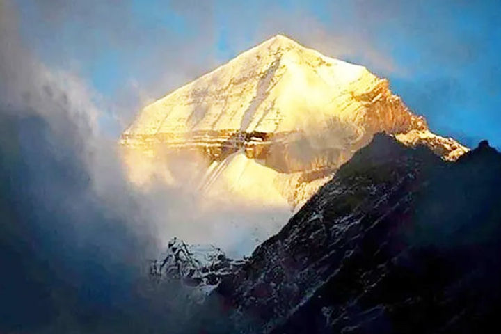 Can't visit Mount Kailash? Get a 'darshan' of Lord Shiva's mythical abode from Uttarakhand's ...