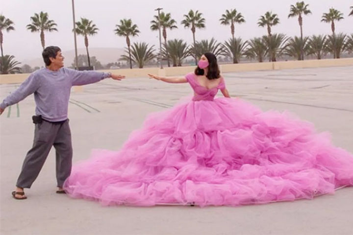 Designer makes light weight 'social distancing dress' with 6-feet ...